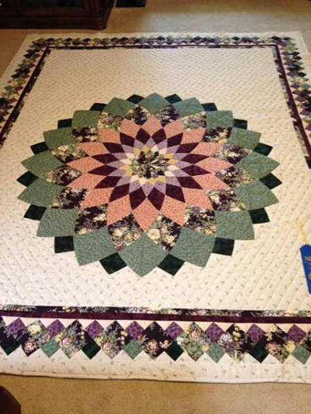 Giant Dahlia Quilt - Free Pattern